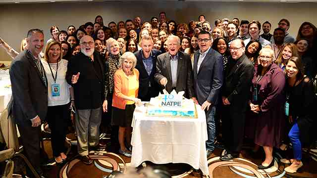 Fallece fundador de NATPE Lew Klein - TV LATINA
